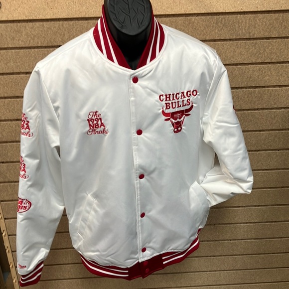 Mitchell & Ness | Jackets & Coats | Chicago Bulls Starter Jacket ...